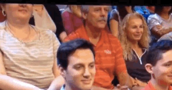 Gdy kumpel przedstawia mnie gorącej lasce - Jeja.pl